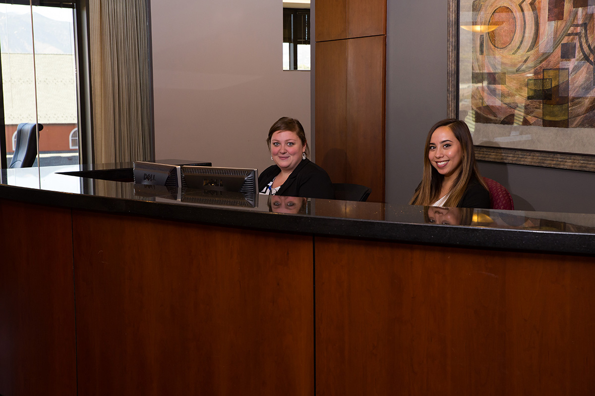 front-desk - SKR+CO | SKR+CO